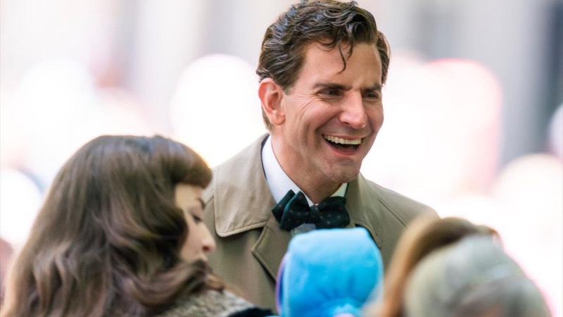 Bradley Cooper'dan itiraf: Netflix filmi Maestro'daki 6 dakikalık ...