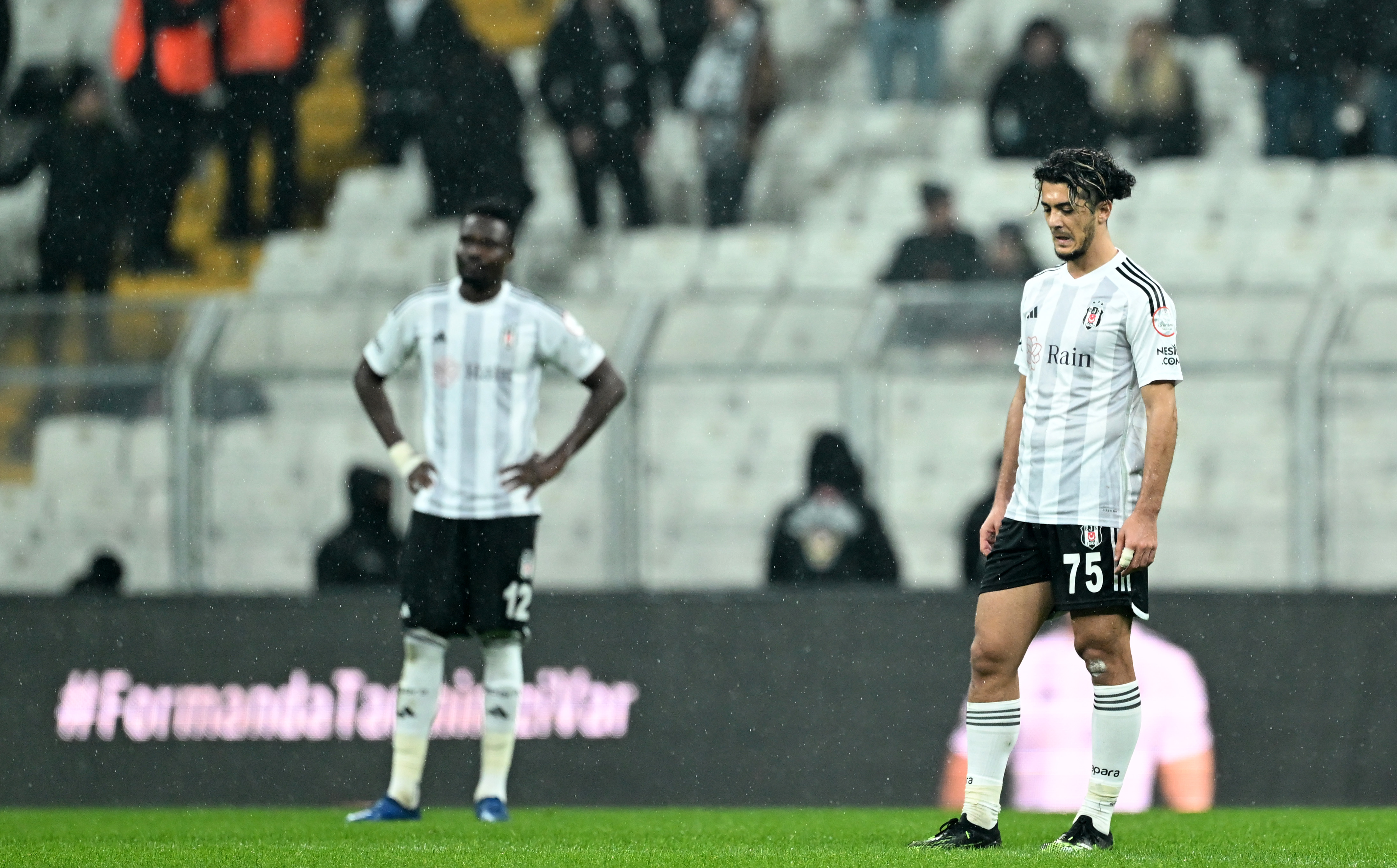 Spor yazarları, Beşiktaş'ın Alanyaspor yenilgisini değerlendirdi ...