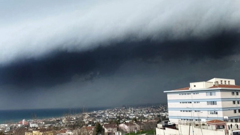 İstanbul'da görülen "Raf Bulutu" nedir ve nasıl oluşur?