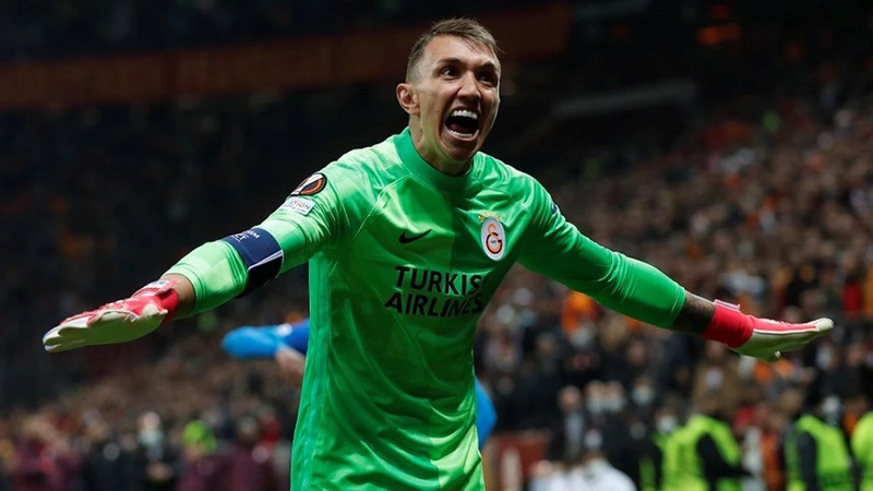 Muslera, Pendikspor karşılaşmasında yeniden tarih yazmaya hazırlanıyor ...
