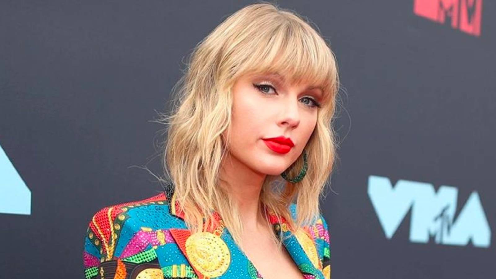 Taylor Swift’ten yeni rekor: Son albümü bir günde 1,6 milyon sattı ...