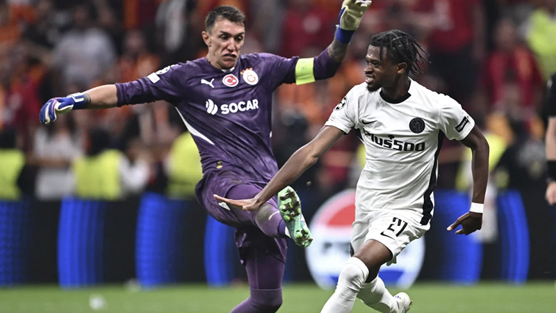 UEFA'dan Fernando Muslera'ya 3 maç ceza