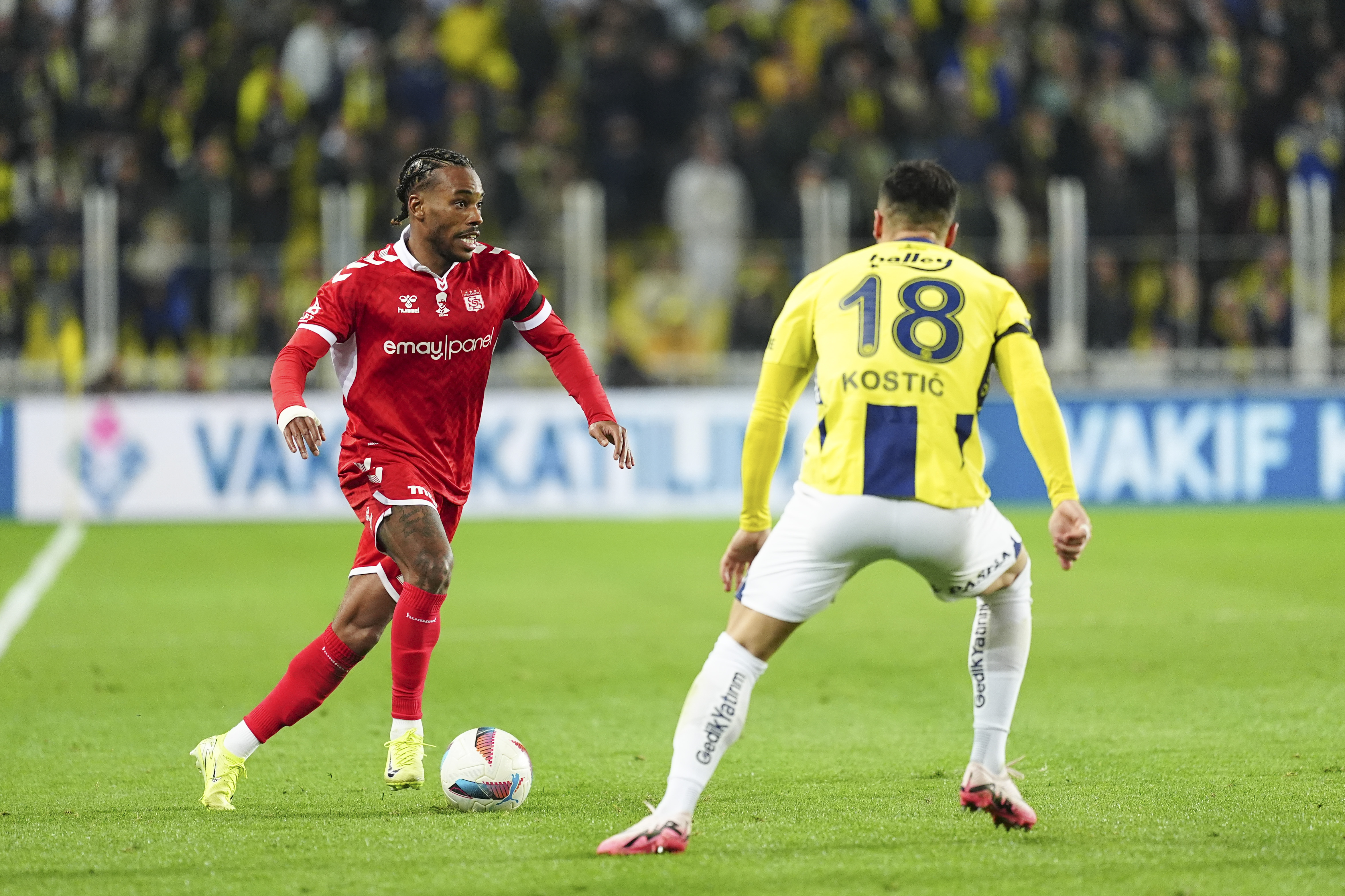 Spor yazarları, Fenerbahçe'nin Sivasspor galibiyetini yorumladı ...