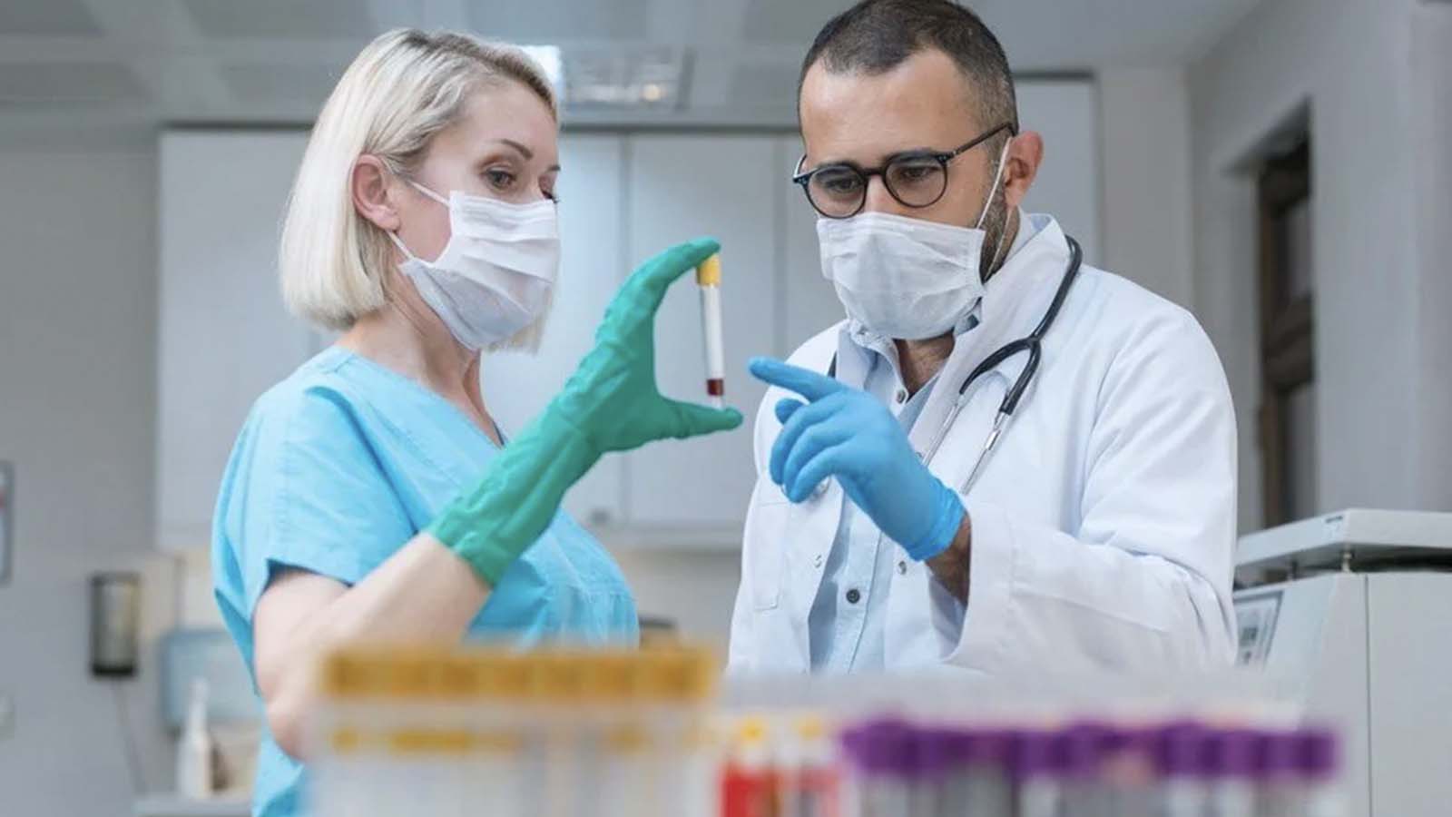 Dünya “kanayan göz virüsü” alarmında: Seyahat uyarıları başladı ...