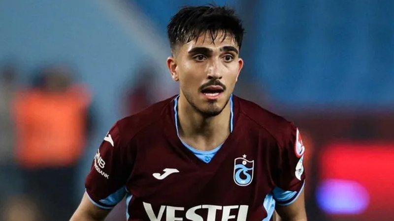 Trabzonspor'dan ayrılan Umut Güneş, Başakşehir'e imza attı