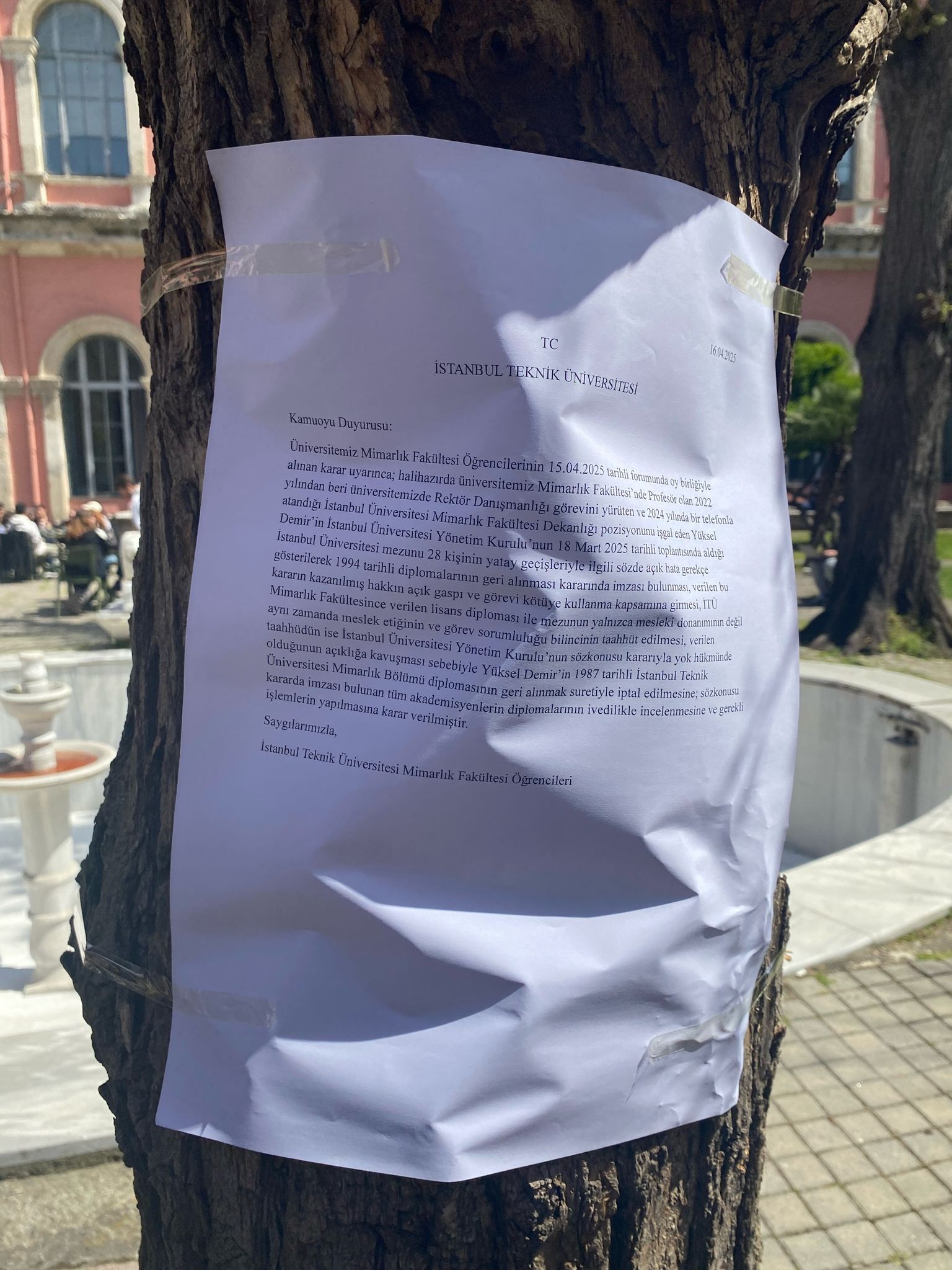 İTÜ Mimarlık öğrencileri, İmamoğlu’nun diplomasının iptal kararında ...