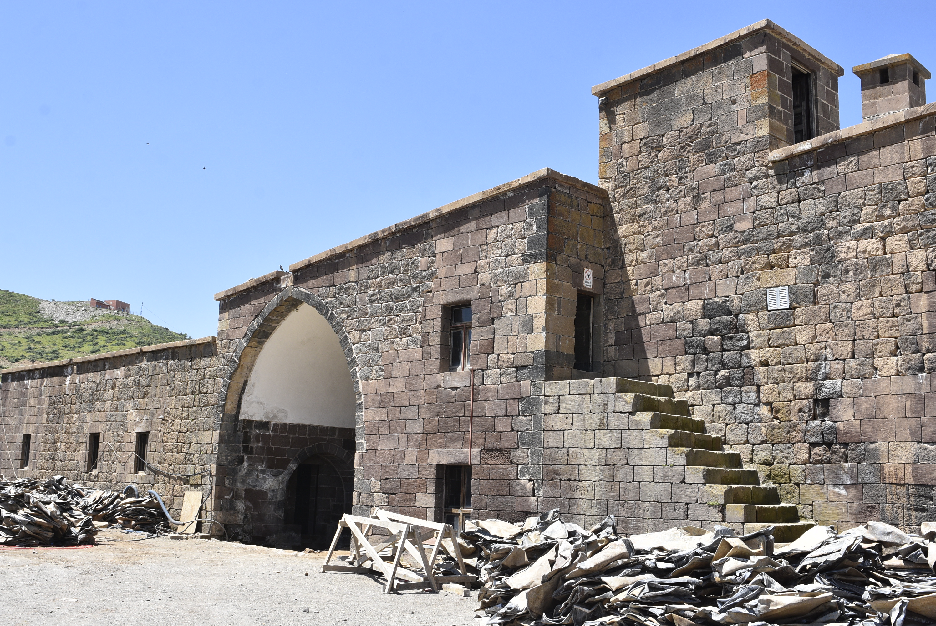 BEÜ tarafından restore edilen El Aman Hanı turizme kazandırılacak