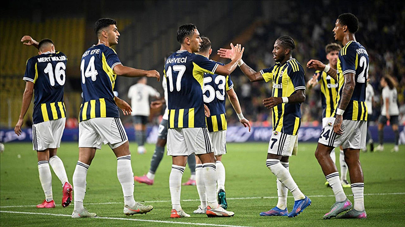 Fenerbahçe, Şampiyonlar Ligi kadrosunu UEFA'ya bildirdi