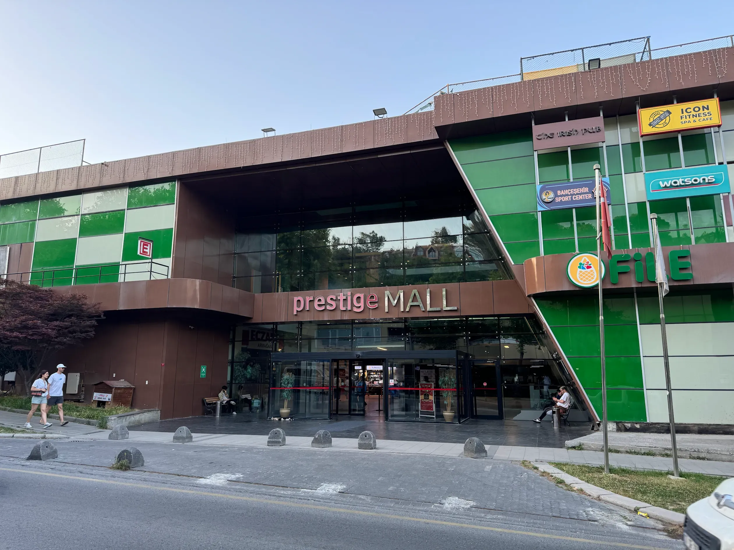 Türkiye'nin ilk lüks AVM'si kapatıldı