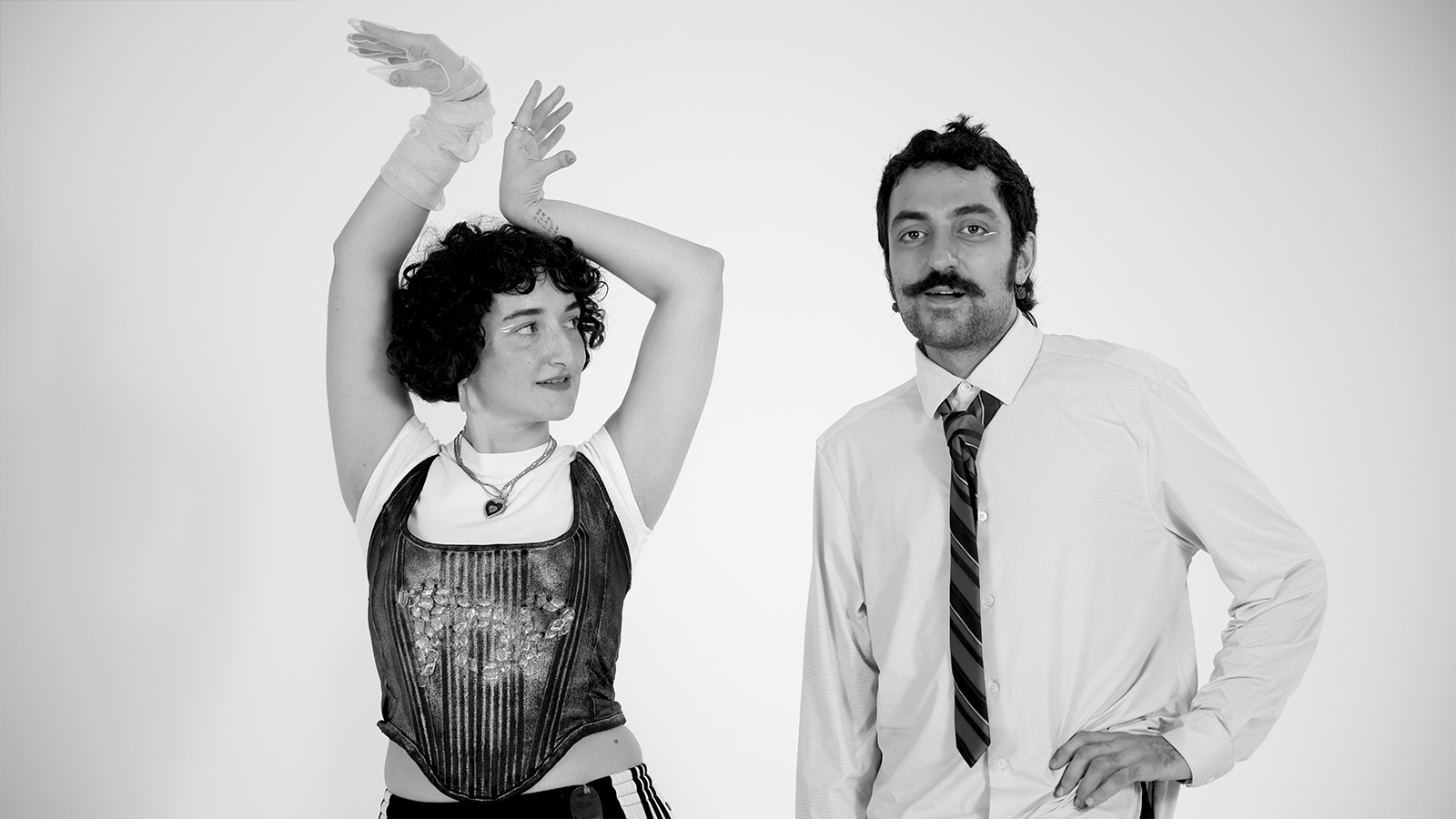 Genç tiyatro kolektifi Reka, ‘Jonas’la Evlenmek’ için fon kampanyası ...