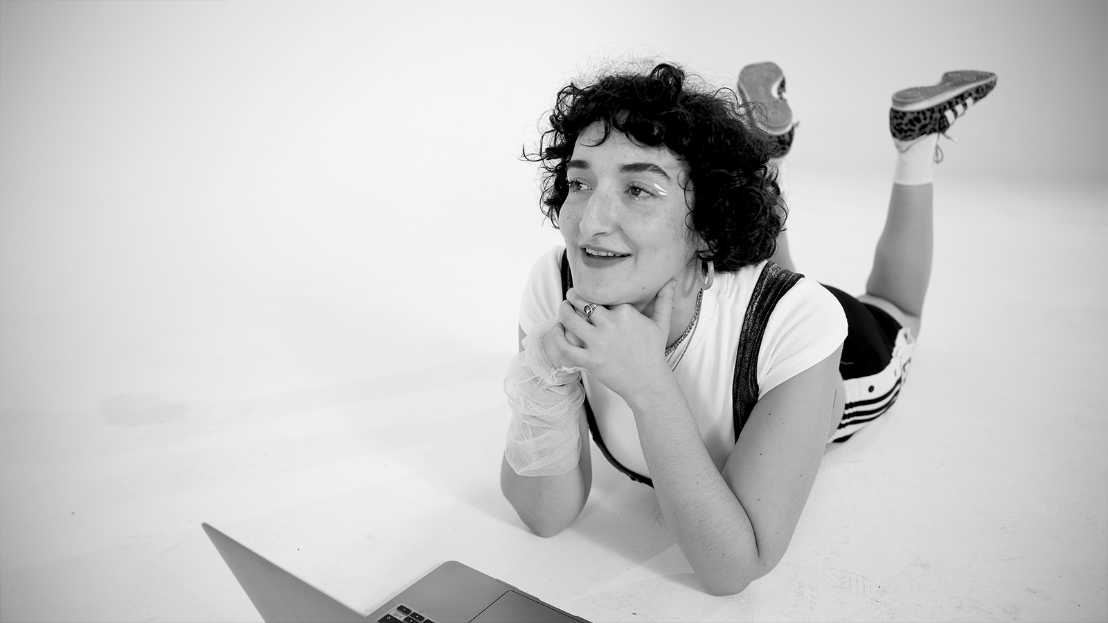 Genç tiyatro kolektifi Reka, ‘Jonas’la Evlenmek’ için fon kampanyası ...