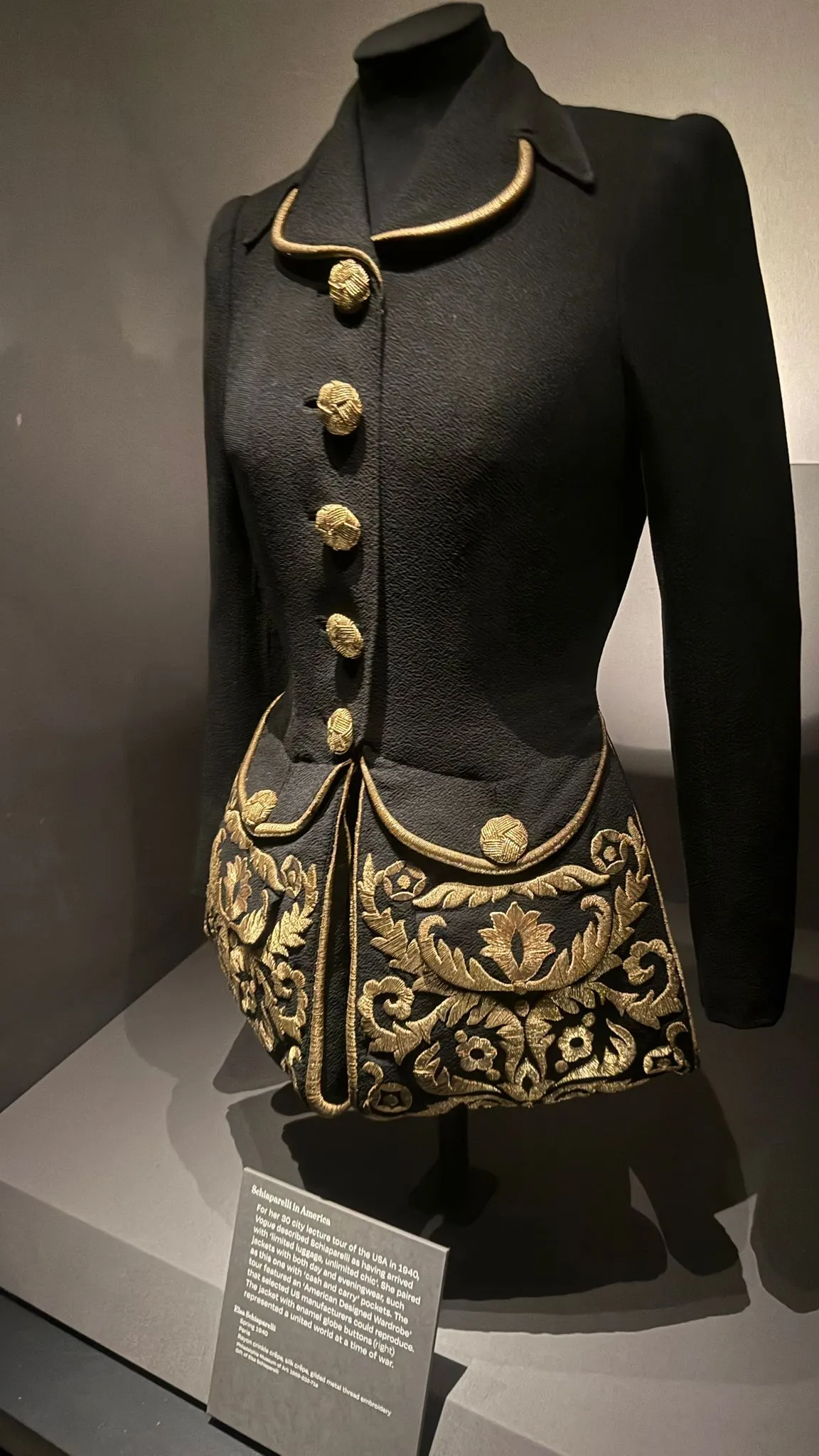 Schiaparelli'de gördüğüm: Moda sadece ne giydiğimizi değil, neye ...
