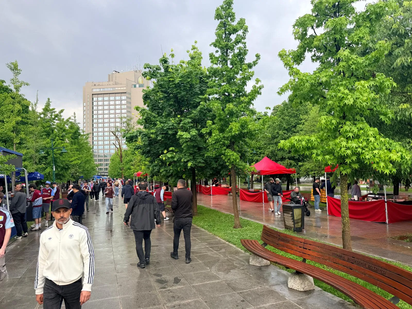 Taksim’de Avrupa Ligi finali coşkusu | Gezi Parkı’nda 30 bin litre bira ...