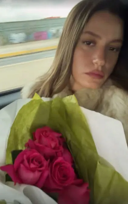 Serenay Sarıkaya ve Mert Demir çiftinden yeni poz