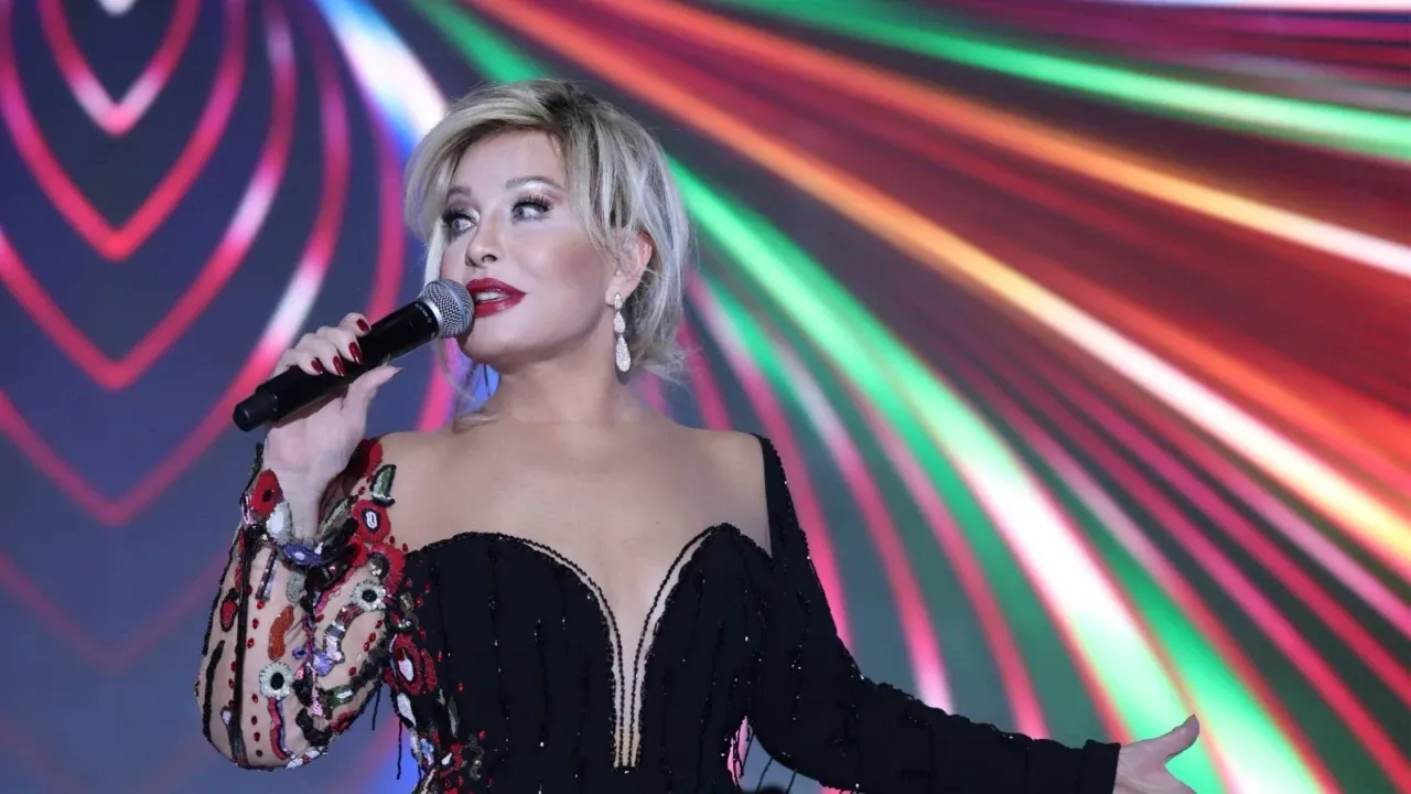 Tedavi olacağını söyleyerek konserlerini ertelemişti: Emel Sayın ...